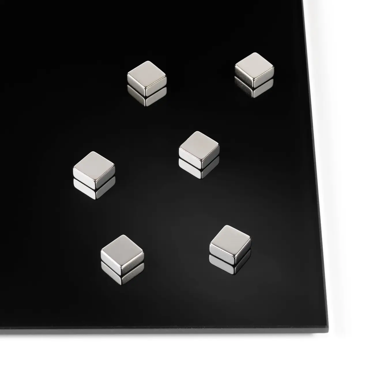 Køb magneter online - Stort udvalg af kraftige magneter