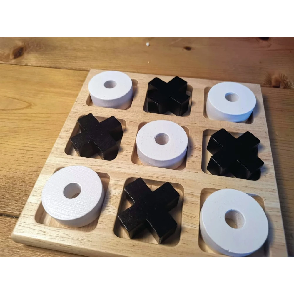 Kryds og Bolle i træ (sort & hvid) 4 år