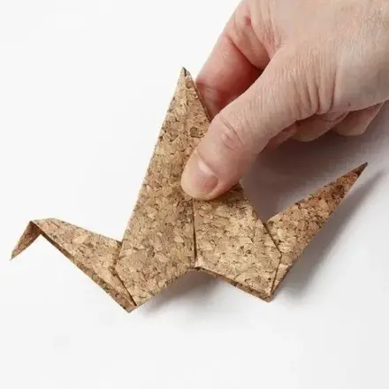 Origami fugl ophængt med perler