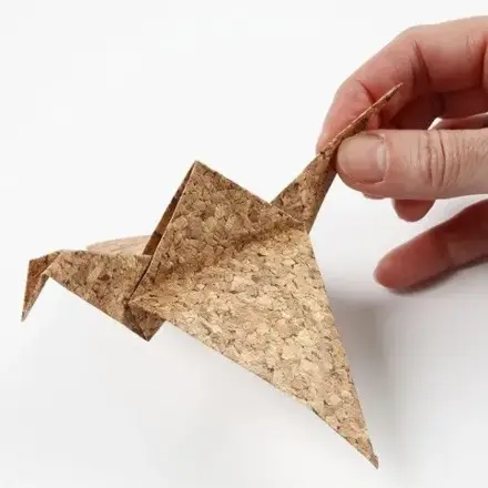 Origami fugl ophængt med perler