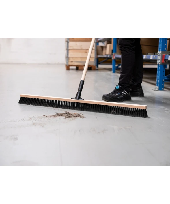 Få en effektiv Vikan fejekost m/gevind på 102 cm