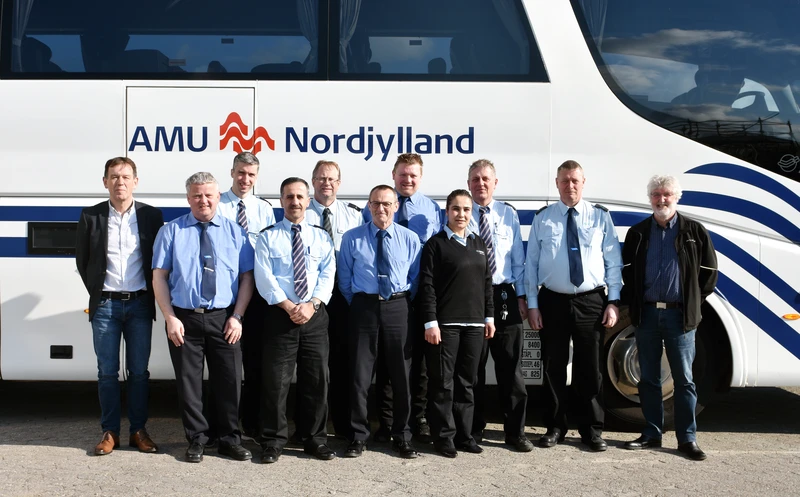 Tillykke til de nyuddannede buschauffører, april