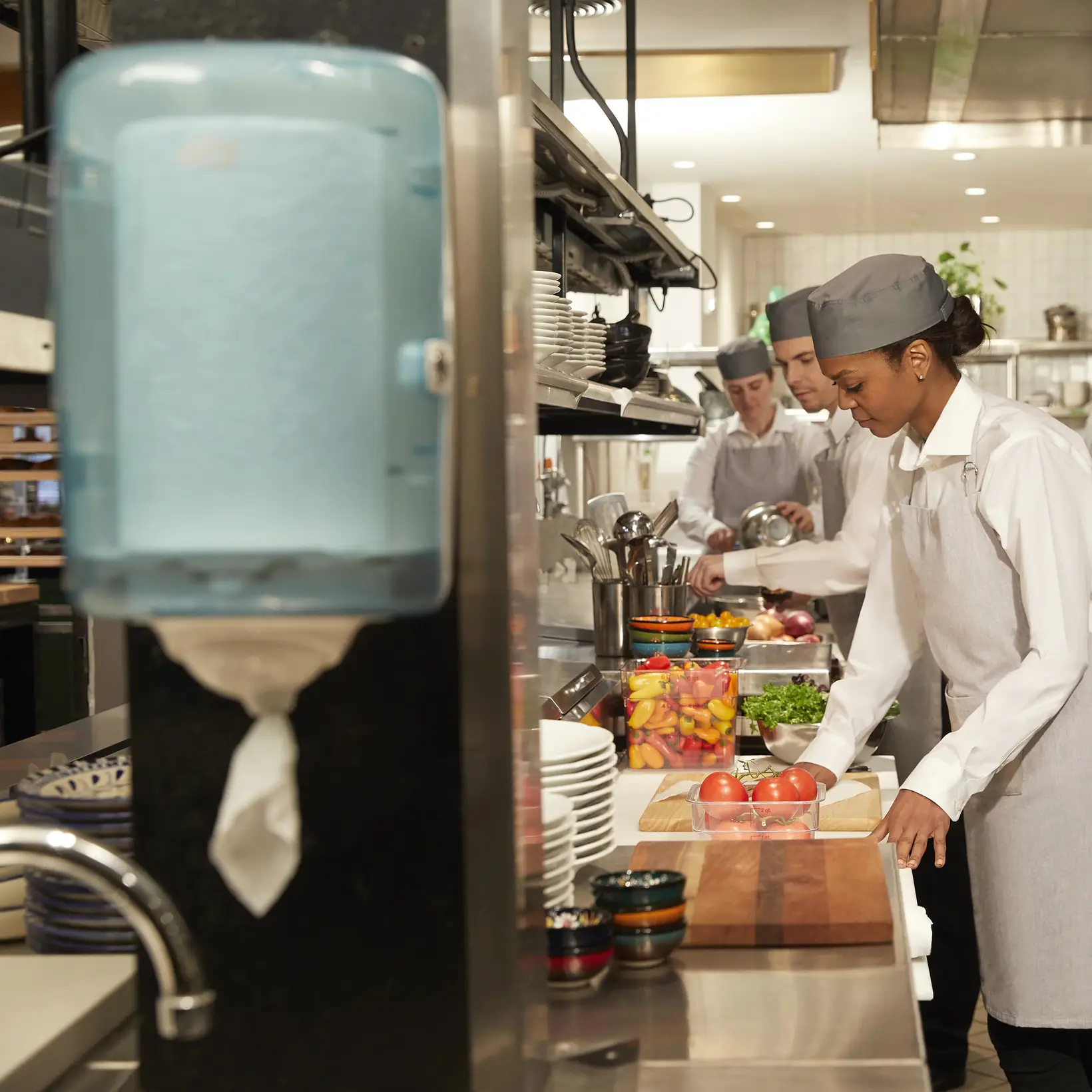 Dispenser Tork M3 Mini 473167 - 19,1x18x32,1cm turkis plast - med ...