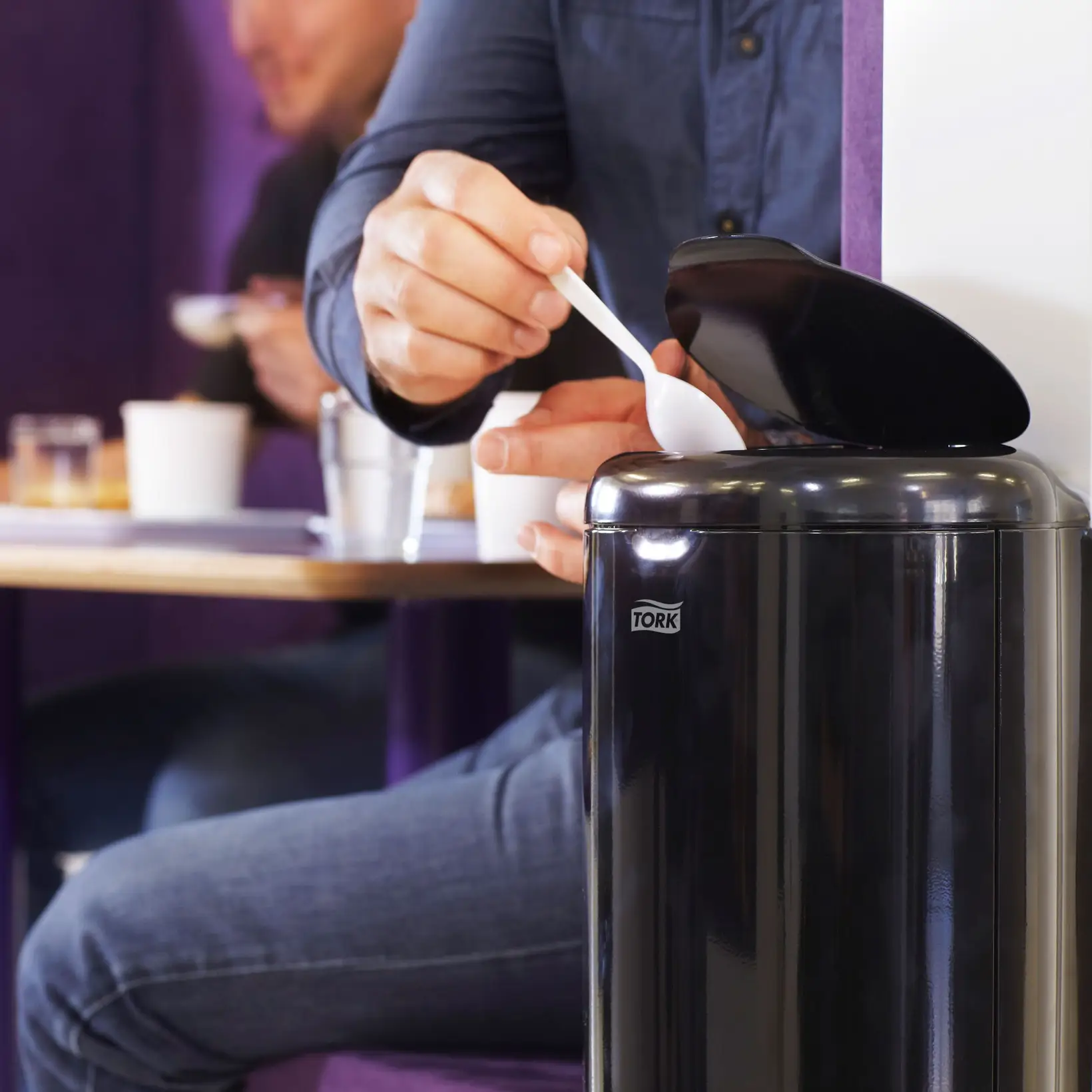 Toiletspand Ladybin Tork 564008 B3 sort | 5 liter - Køb billigt på ...