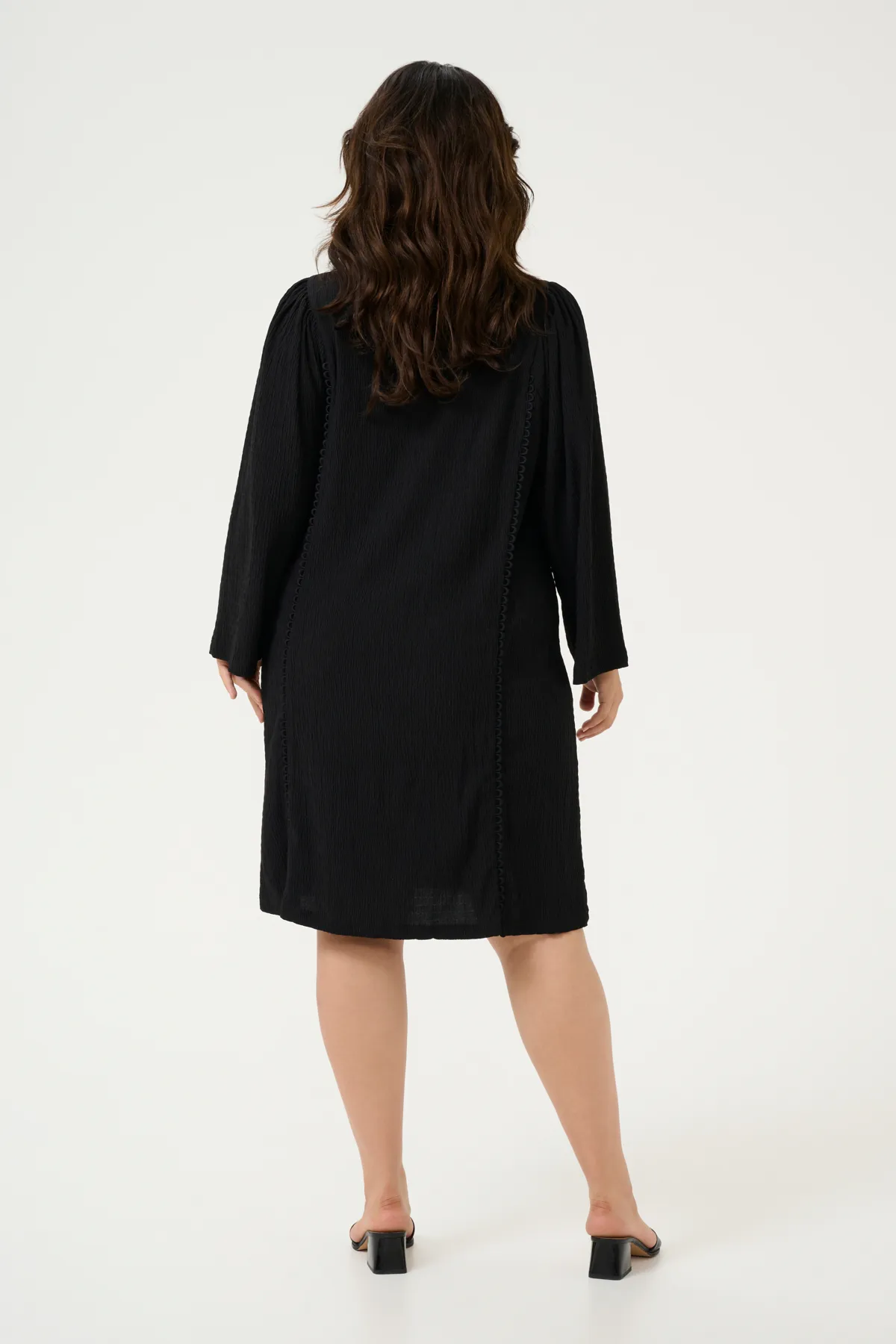 10583040 KJOLER Black deep fra Kaffe Curve.