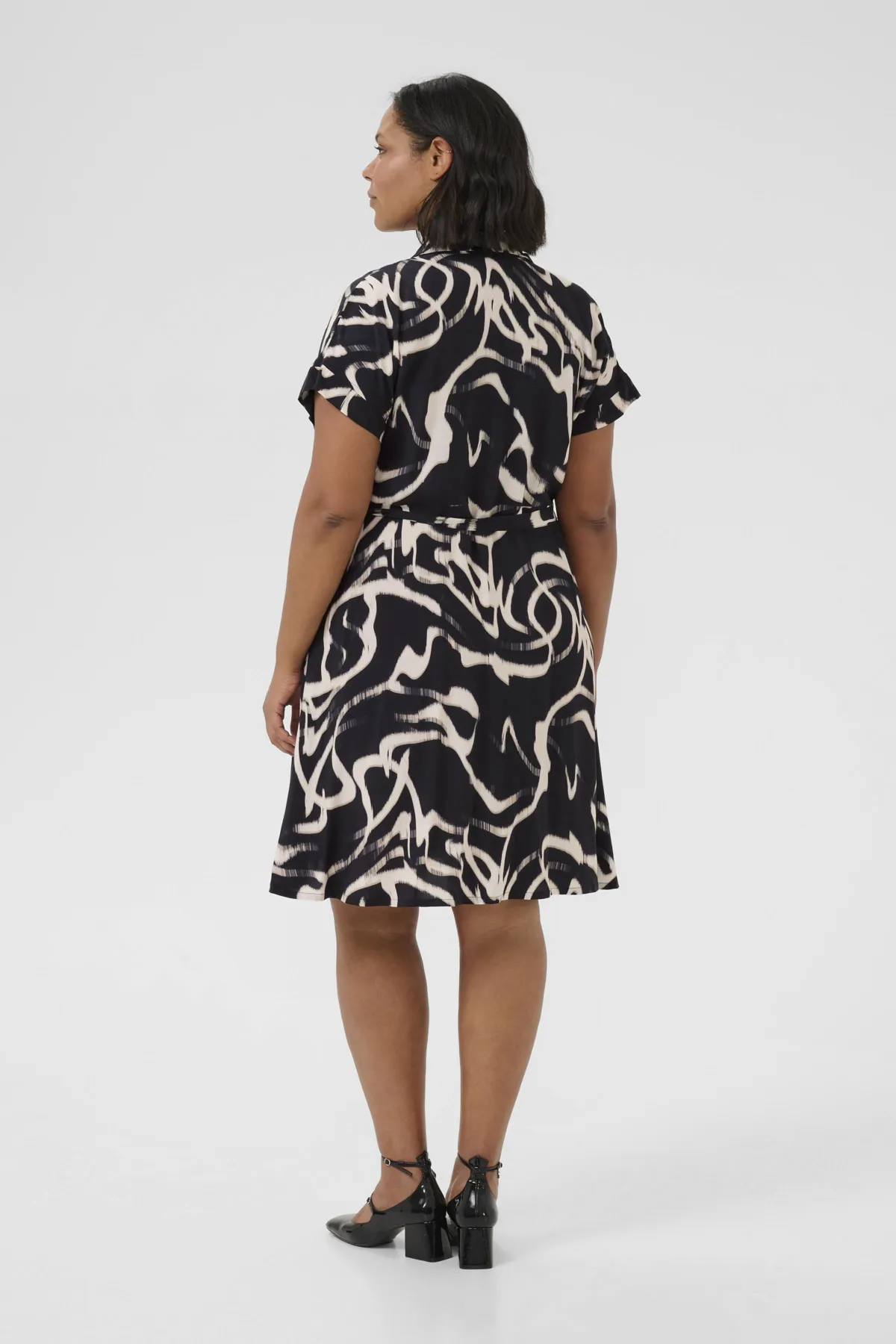 10583406 KJOLER Black/Nature Organic Lines fra Kaffe Curve.