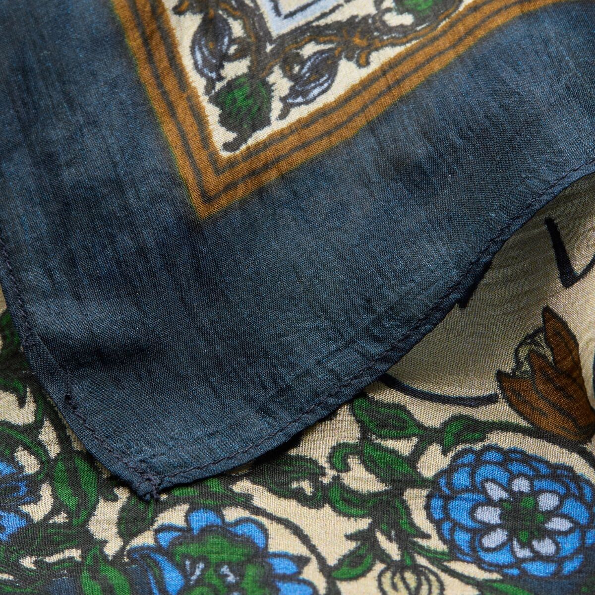 Gardenparty Taby Sia grøn/navy tørklæde - Becksöndergaard | Rikke Solberg