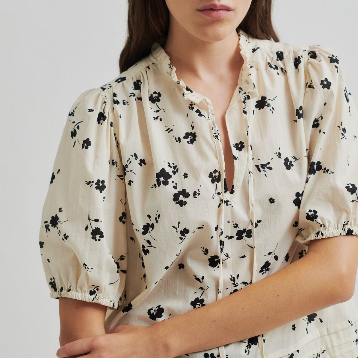 Quin creme/sort bluse - Second Female | Rikke Solberg