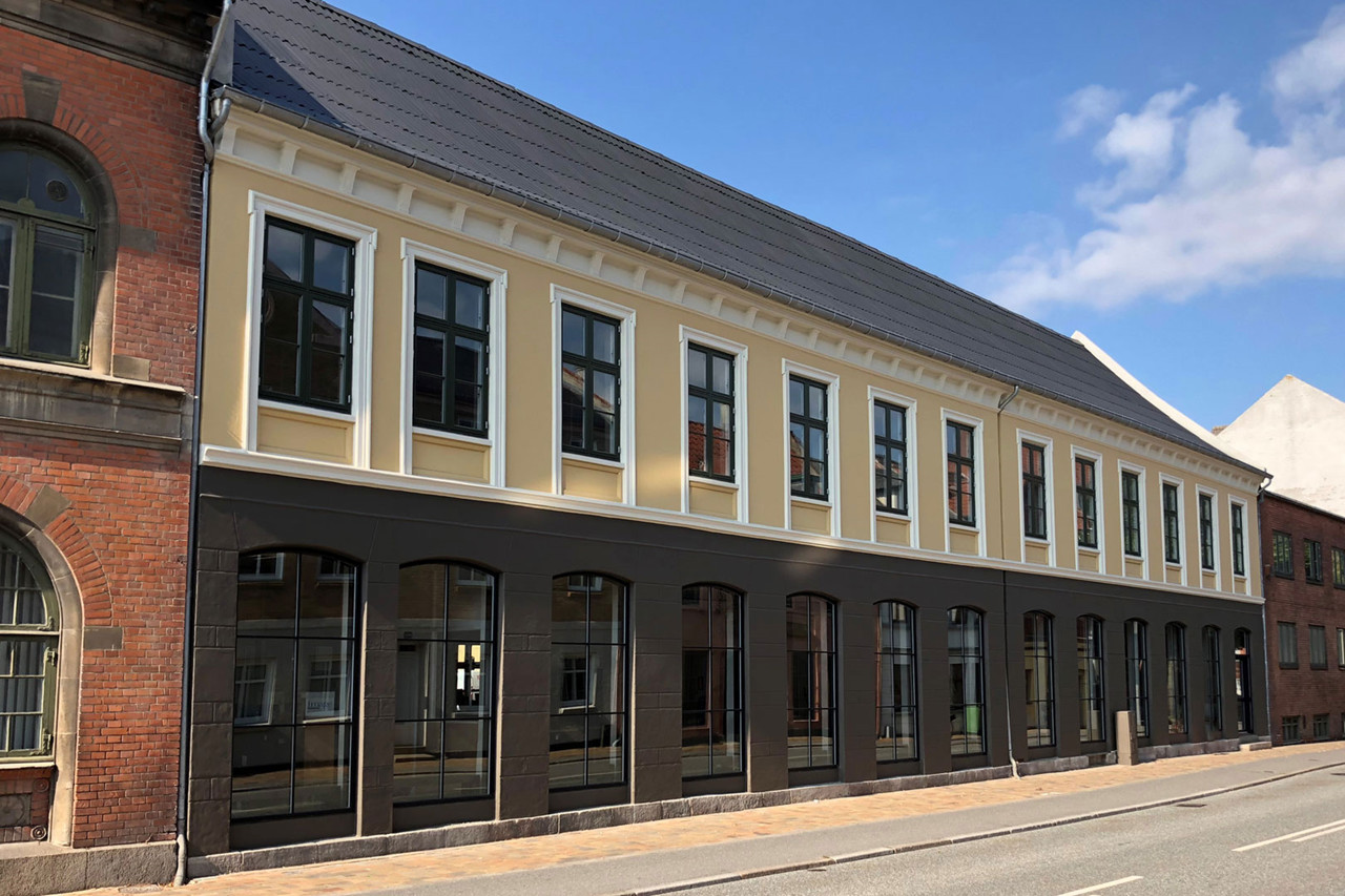 Contact us | TassoBar